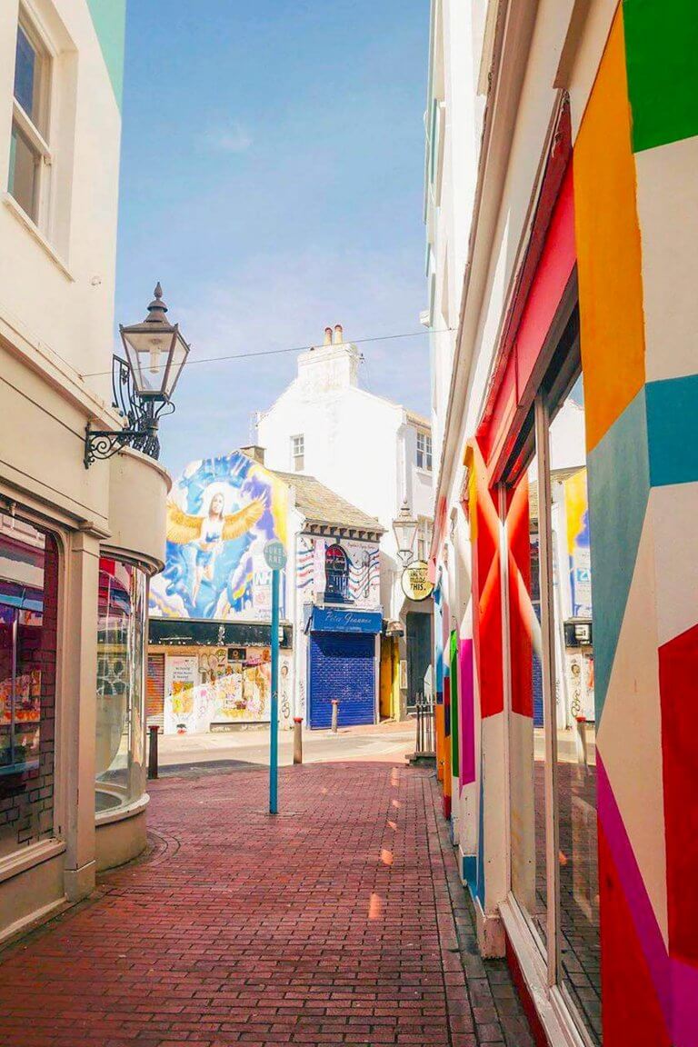 The most COLOURFUL streets in Brighton: best things to do in Brighton!