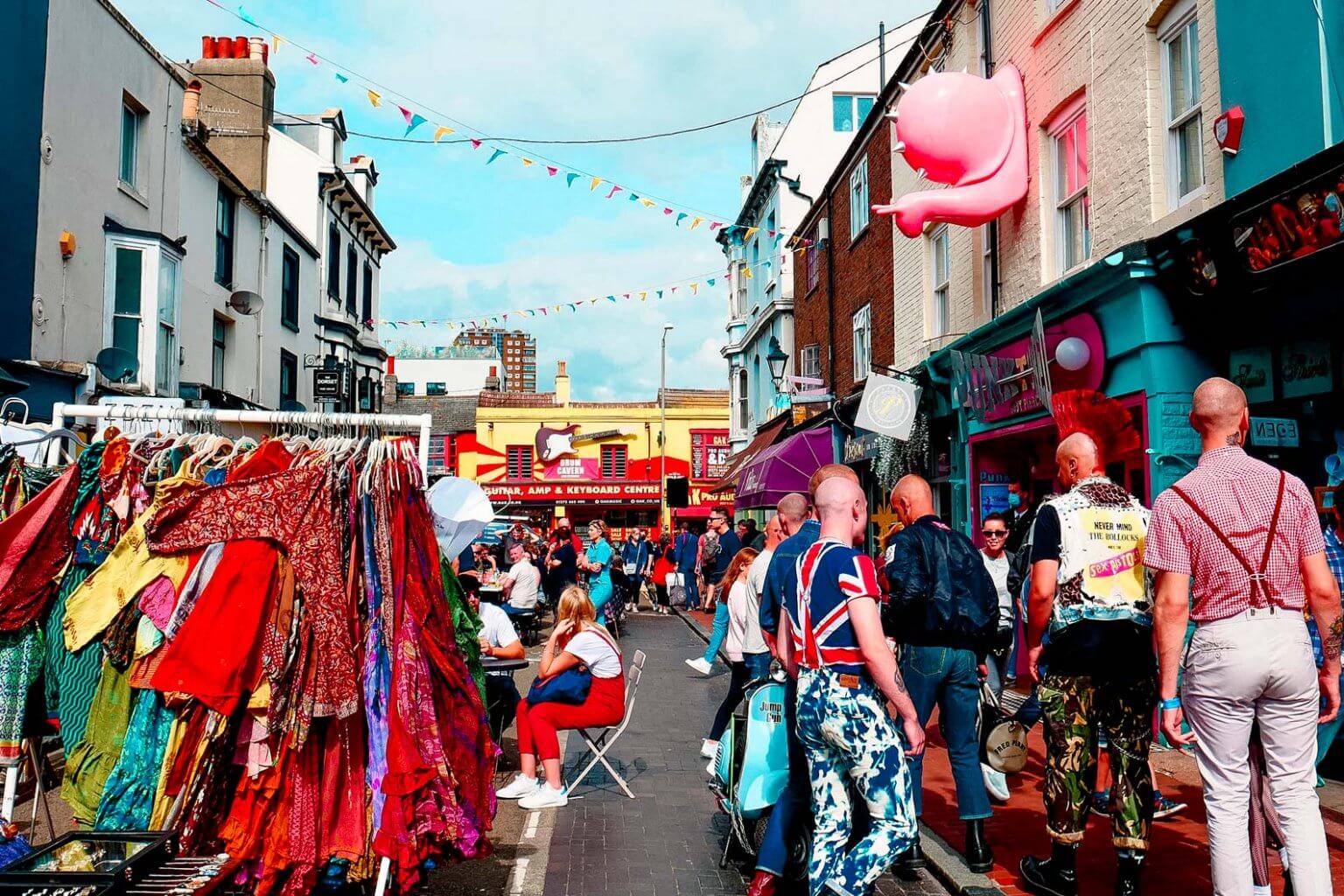 The most COLOURFUL streets in Brighton: best things to do in Brighton!