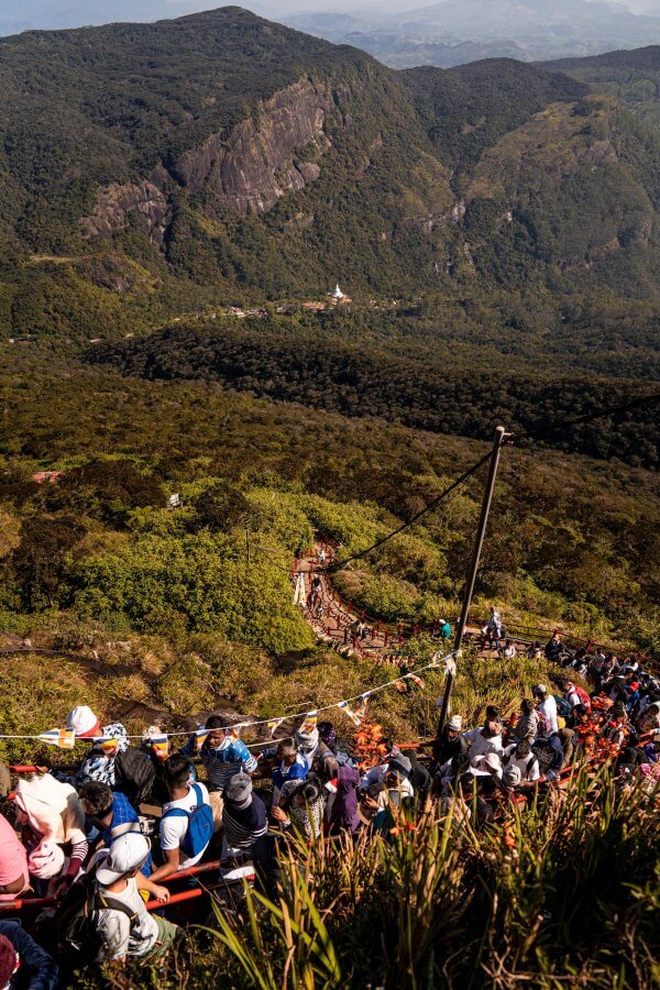 A complete guide for hiking Adam's Peak - A 2023 Travel Guide