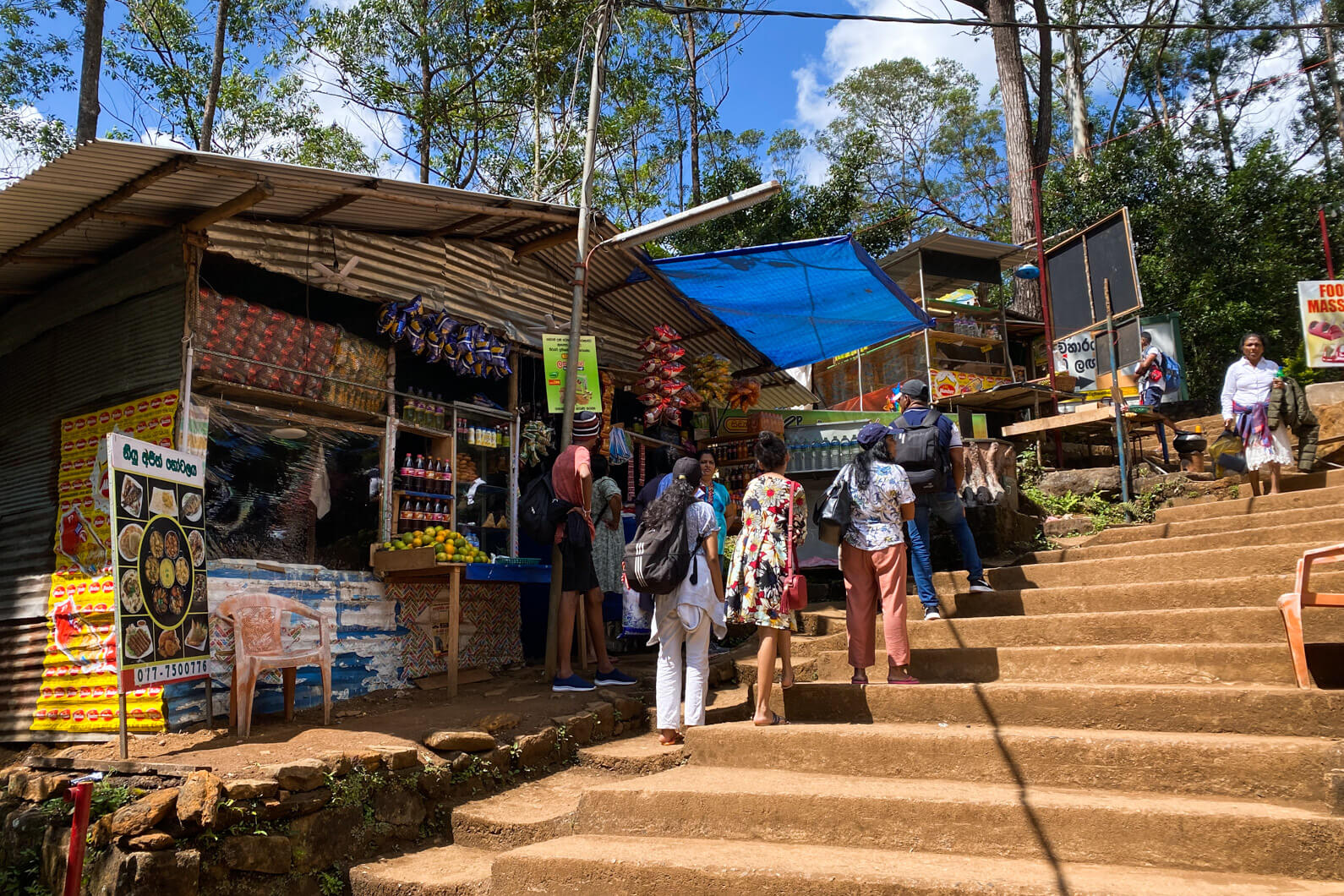 A complete guide for hiking Adam's Peak - A 2023 Travel Guide
